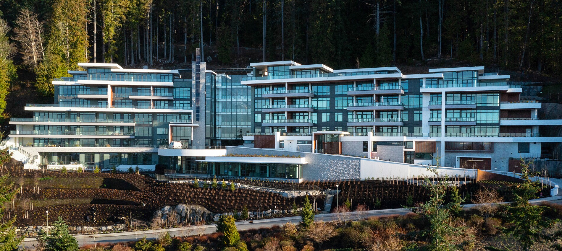 High Performance Full Facade Glazing: Universal Series Window Wall